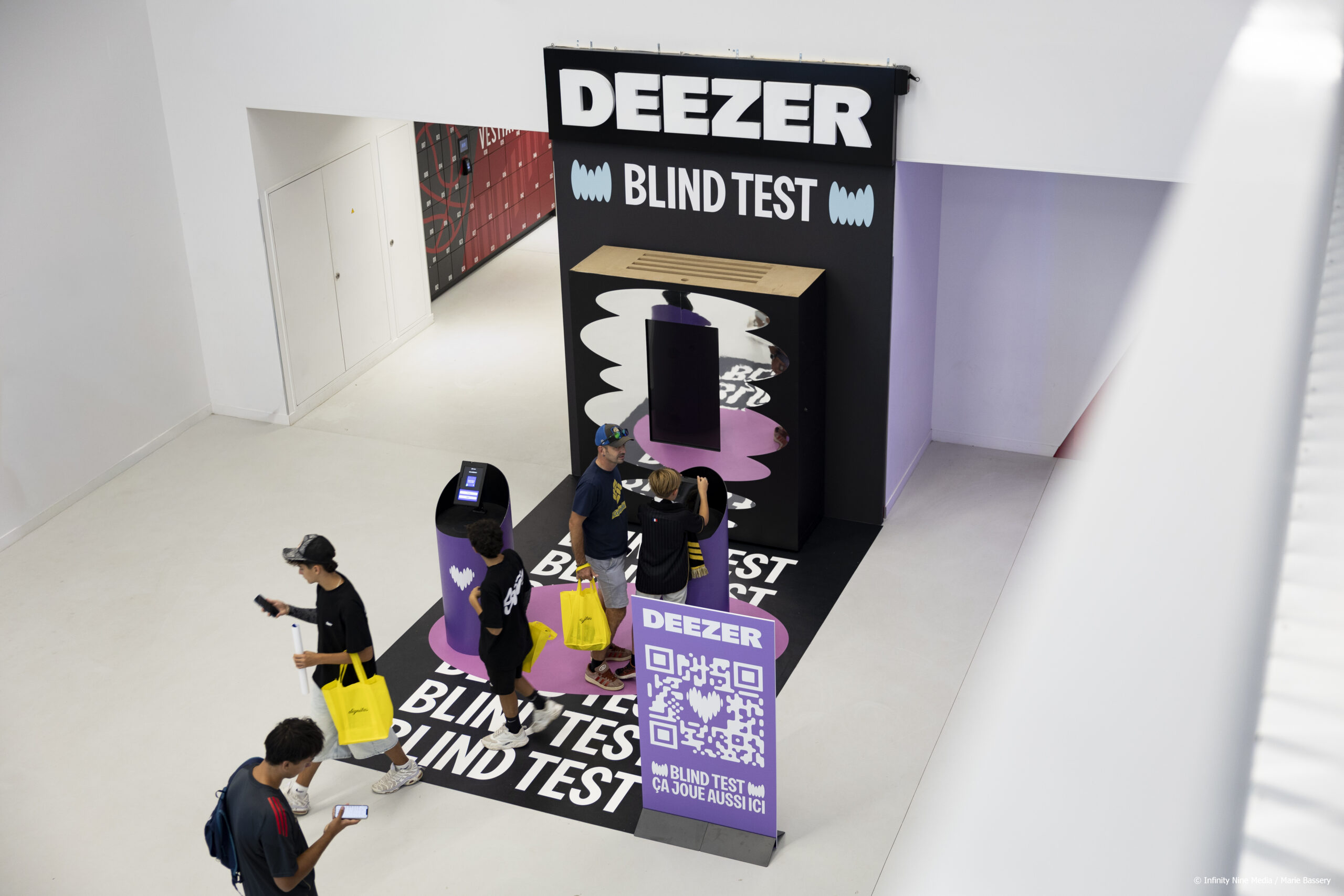 Deezer fait vibrer la LDLC Arena avec son Blind Test - Deezer Newsroom
